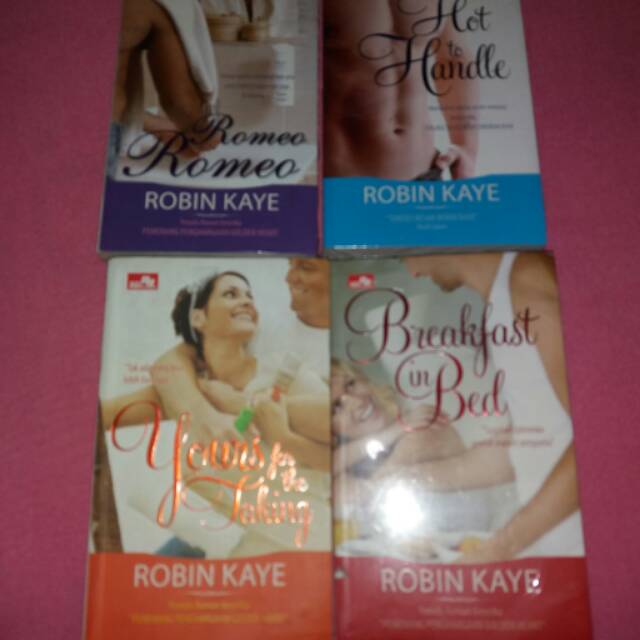 Jual Domestic gods series - Robin Kaye | Shopee Indonesia