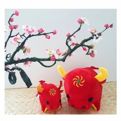 Jual Boneka Kerbau Merah Tanduk Kuning dengan tanda dahi matahari XL 1 ...