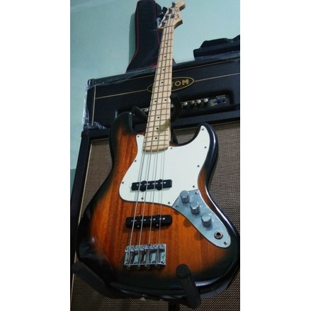Jual Bass Fender senar 4 Jazz Bass | Shopee Indonesia