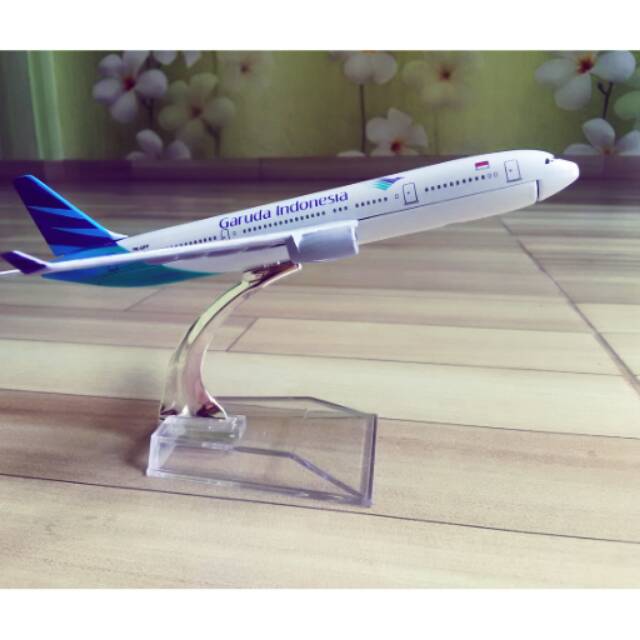 Jual Miniatur Pesawat Terbang / replika / pajangan | Shopee Indonesia