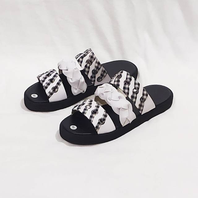 Jual SANDAL SPON ANYAM PUTIH KEREN | Shopee Indonesia