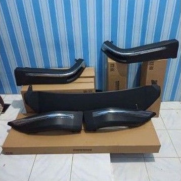 Jual Bodykit body kit toyota innova reborn venturer 5pcs ORIGINAL ...