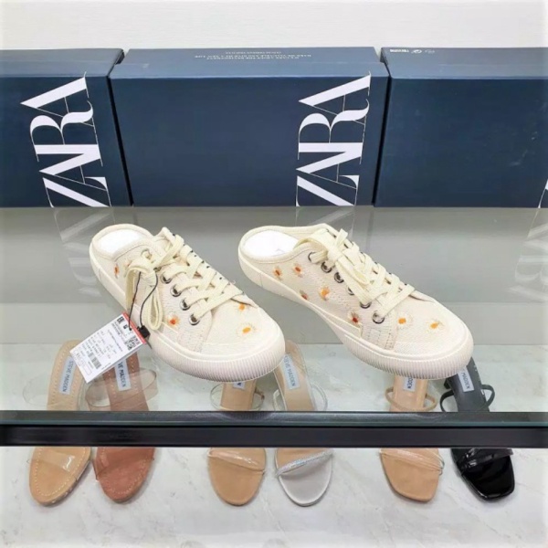 Jual Sepatu ZARA Sneaker Flower OriginalReal Pic - Beige 35 Limited ...