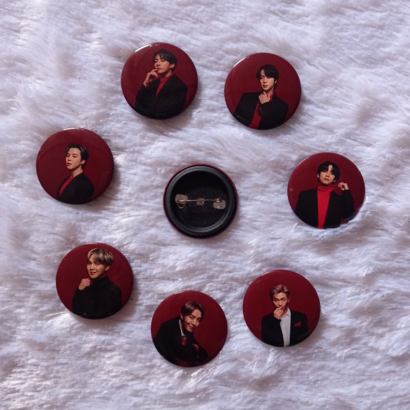 Jual [Freebies PC Official] Merch PIN BTS Maroon MOTS 7 Photo Ada ...