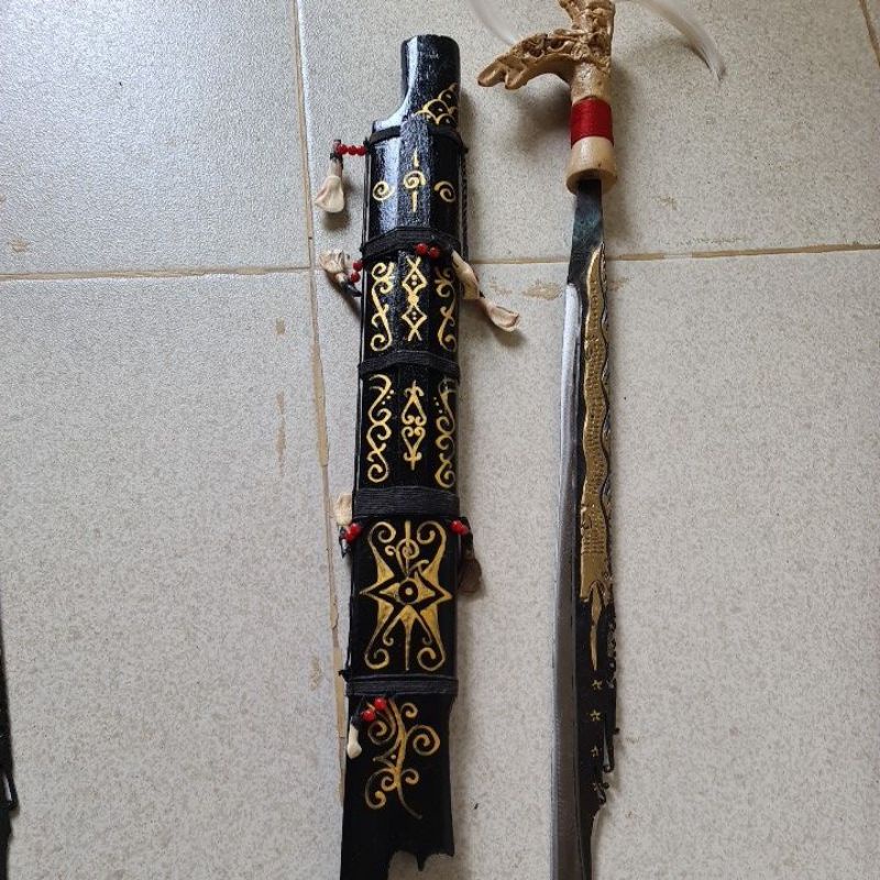Jual MANDAU KHAS SUKU DAYAK PANJANG 65.cm MANDAU KHAS SUKU DAYAK ...