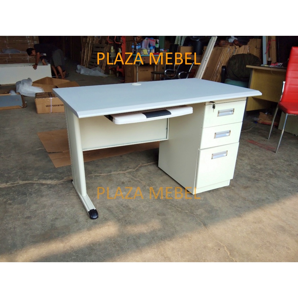Jual Meja Tulis Kantor Besi 1/2 Biro Putih / Meja Kerja Komputer Besi ...