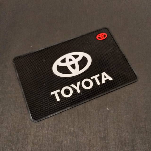 Jual Anti slip dashboard mobil logo Toyota | Shopee Indonesia