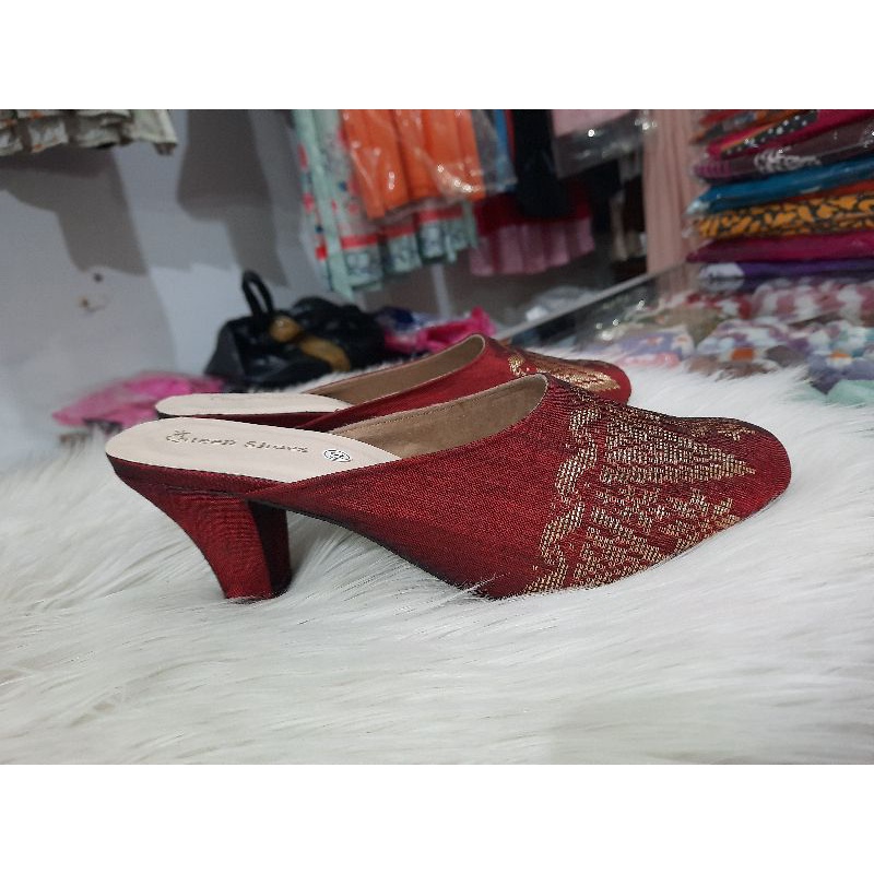 Jual Slop/sendal Pengantin sendal kain songket khas penganti perempuan ...