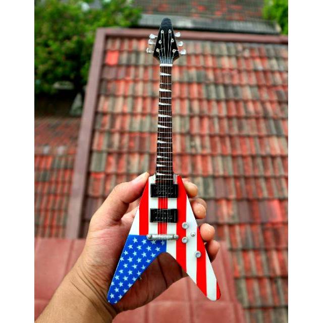 Jual Miniatur Gitar Jackson Flying V USA Flag Dave Mustaine Megadeth ...