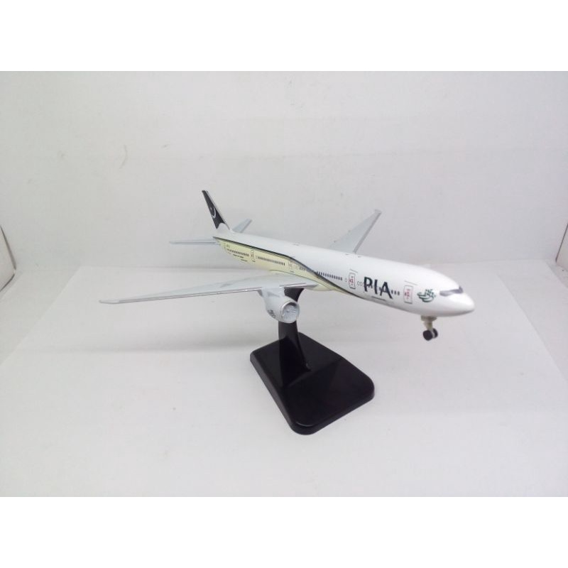 Jual Diecast Pesawat Boeing PIA Air Miniatur Pesawat Terbang Besi Replika Murah | Shopee Indonesia