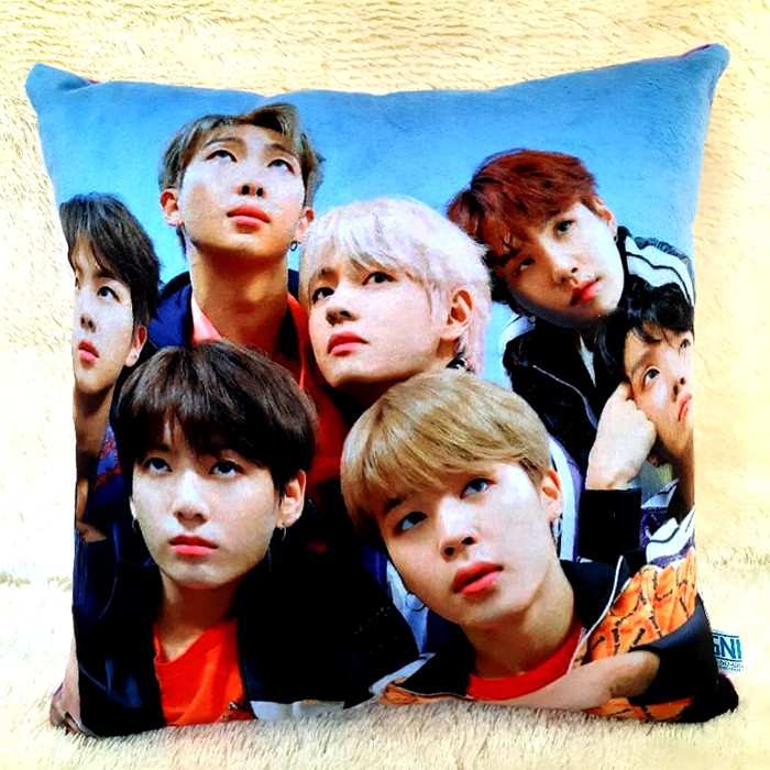 Jual Bantal Kursi Sofa BTS Foto, Bantal Foto BTS, Bantal Korea BTS ...