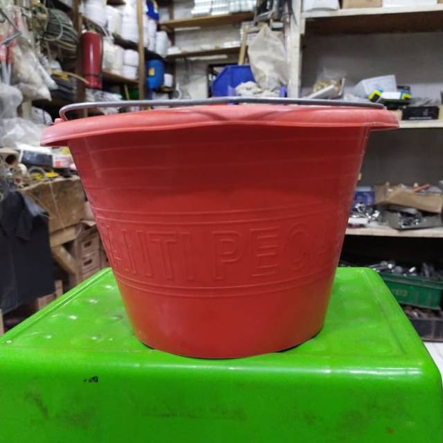 Jual Ember Plastik Merah Kecil | Ember Cor Anti Pecah | Shopee Indonesia