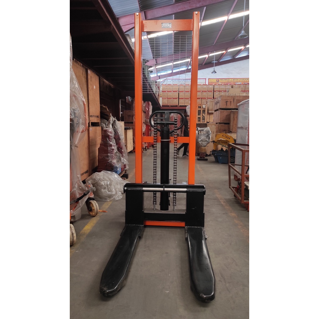 Jual Alat Angkat Barang Hand Stacker / Lift 2 ton 160 cm C Frame - Ada ...