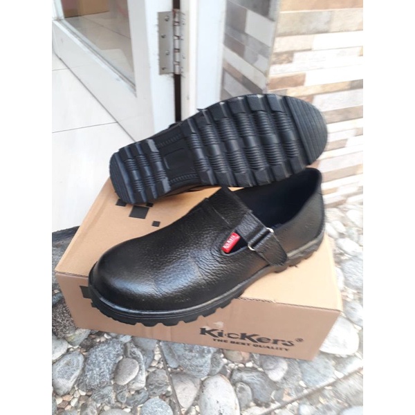 Jual Sepatu Safety Wanita slip on Kretek Ujung Besi Kulit Asli kickers ...