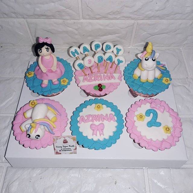 Jual Cupcake Custom Fondant cupcake ultah cake gift ulang tahun ...