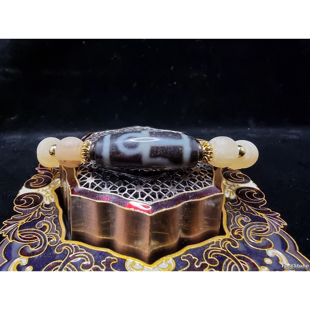 Jual Batu Akik DZI Gautama Buddha Sakymuni Blessed Tibet Tua 28mm E1099 ...