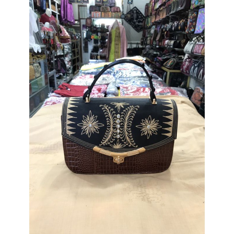 Jual Tas Kulit motif khas Aceh/handbag khas Aceh/selempang Aceh ...