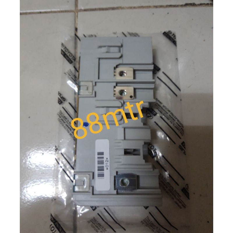 Jual FUSE BOX ATAU BOX SEKRING TOYOTA INNOVA INOVA FORTUNER HILUX ASLI ...
