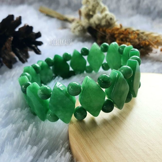 Jual Gelang batu giok burma original motif getas termurah - gems stone ...