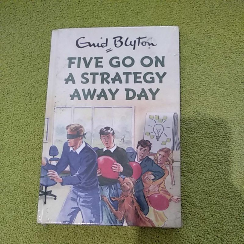 Jual Enid Blyton: Hardcover The Famous Five - Five go on a strategy ...
