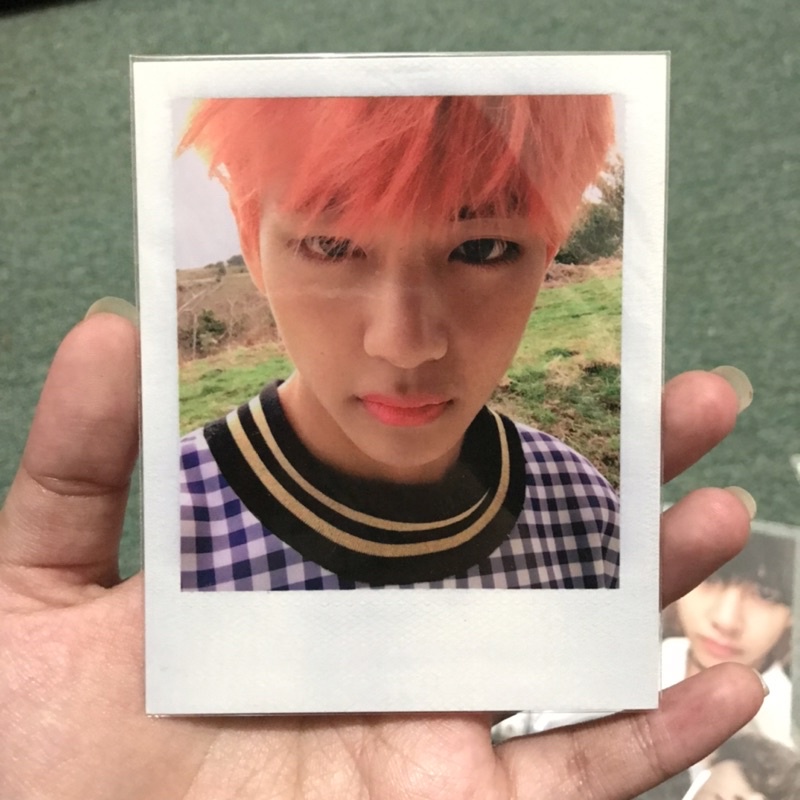 Jual PC POLA YF TAEHYUNG V POLAROID PHOTOCARD BTS | Shopee Indonesia