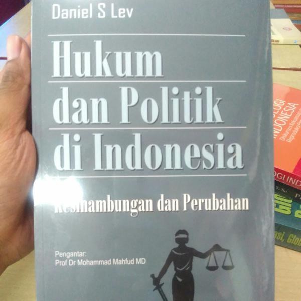 Jual Hukum dan Politik di Indonesia / Daniel S Lev / LP3ES | Shopee ...
