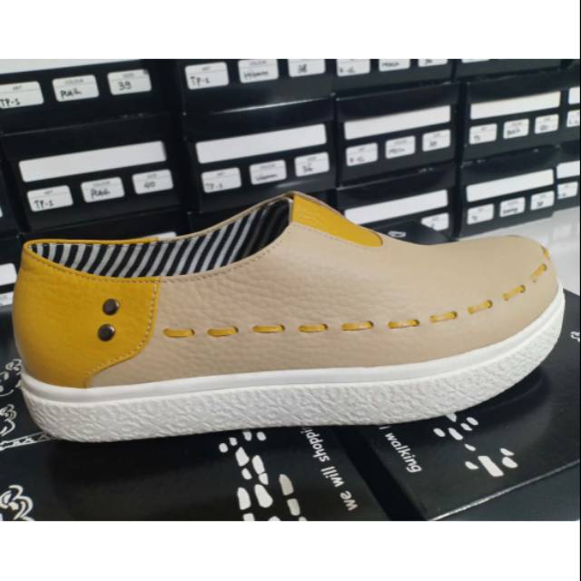 Jual SEPATU WANITA KULIT ASLI //sepatu sneakers // SEPATU CEWEK ...