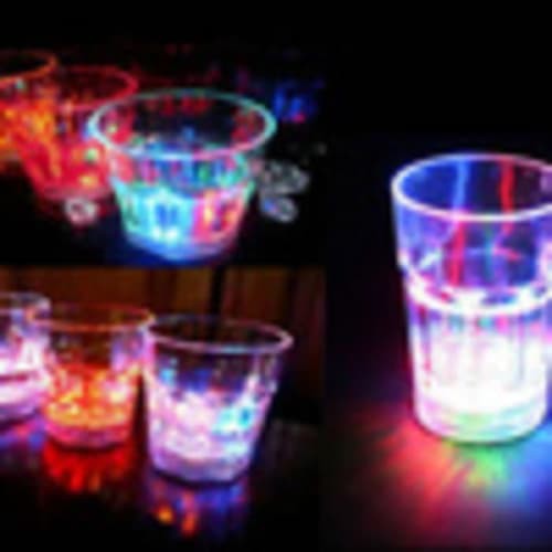 Jual GELAS MINUM SENSOR AIR LED BERUBAH 7 WARNA KECIL CAFE DISKO ...