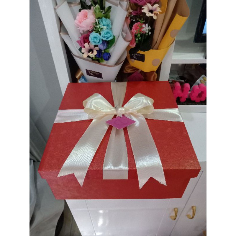 Jual Kotak kado / kotak gift /box kado super tebal ukuran 25x25x10cm ...