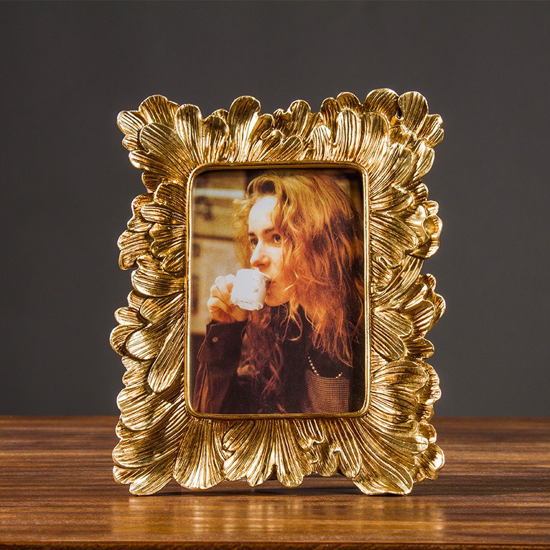 Jual Levi Photo Frame / Bingkai Foto Frame Figura Meja Gold Vintage ...