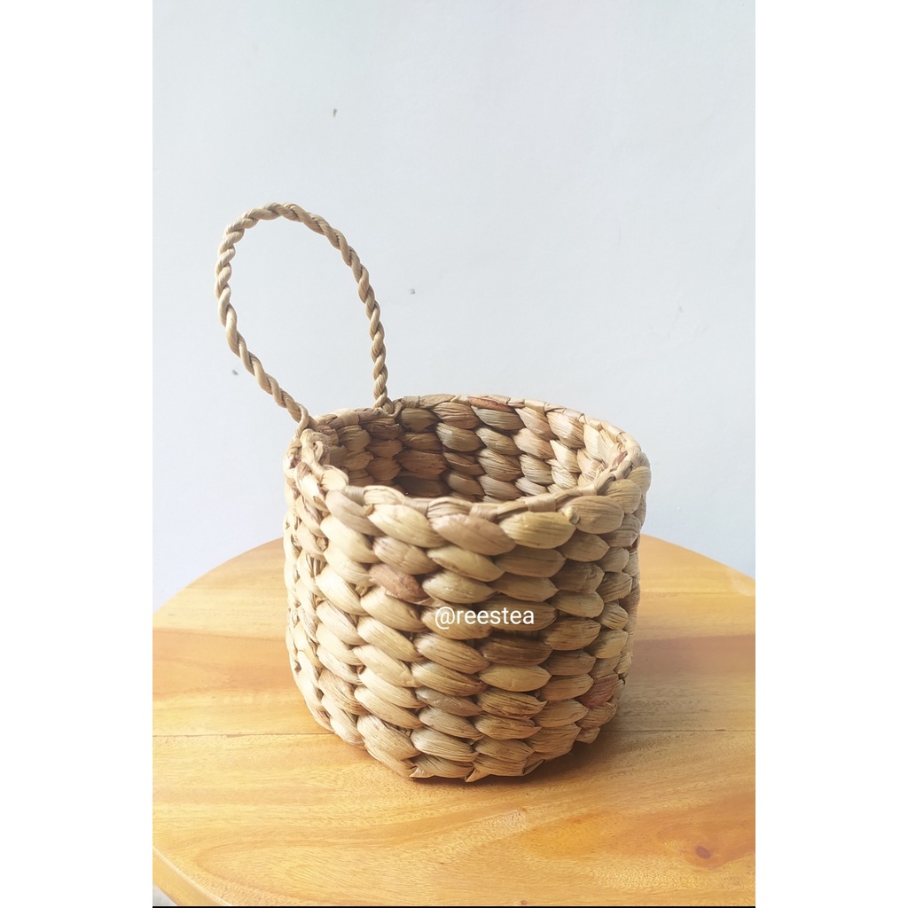Jual Keranjang Mini gantung Enceng / Keranjang Anyam / Cover pot anyam ...