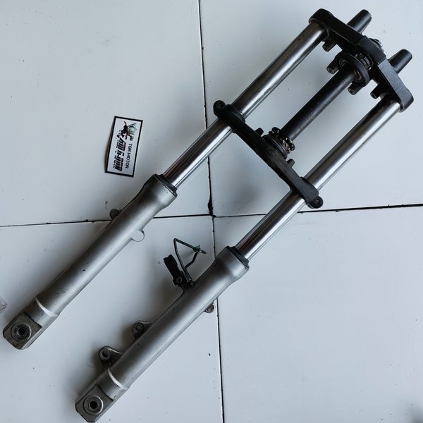 Jual bottem bottom botom shock shockbreaker depan as ass set sgitiga segitiga fork original ...