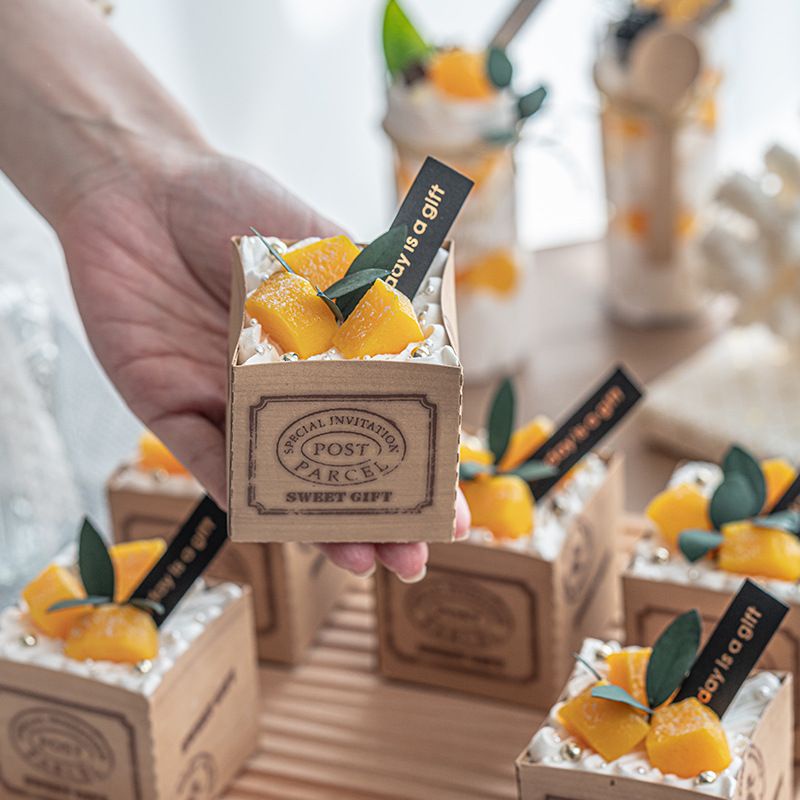 Jual 10pcs paper cupcakes kotak / box kue kertas / kertas cupcakes ...