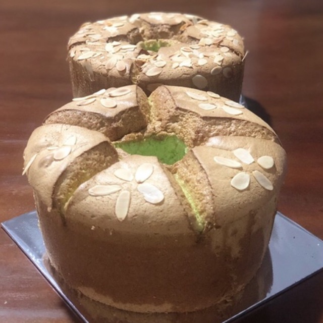 Jual chiffon cake kue sifon pandan chocolate mocca coklat | Shopee ...