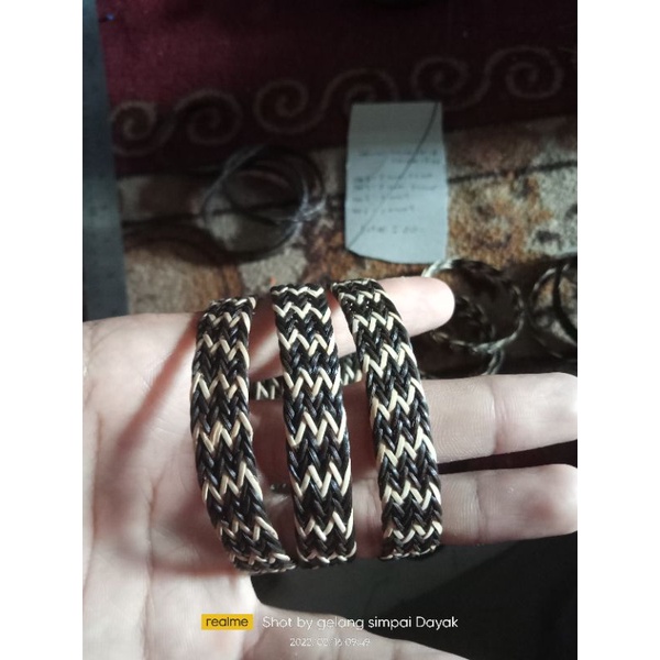 Jual Gelang Simpai Dayak Hutan Kalbar | Shopee Indonesia