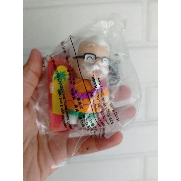 Jual Mainan figure colonel sanders around the world /mainan kfc colonel ...