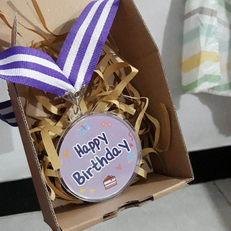 Jual Medali Hadiah custom (Ulang tahun, sempro, wisuda, nikah, teacher ...