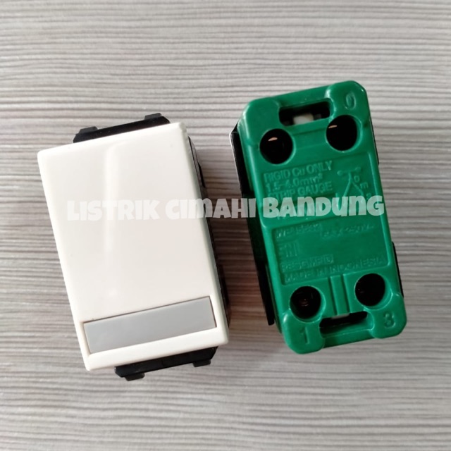 Jual PANASONIC WEJ5532 Mata Saklar / Outlet Saklar Hotel 2 Arah Wide ...