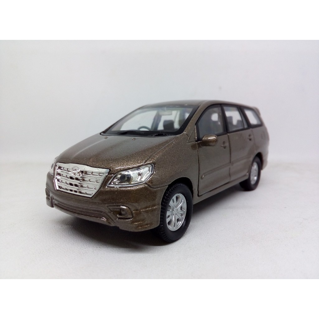 Jual Diecast Miniatur Mobil Toyota Kijang Innova Coklat Diecast Welly ...