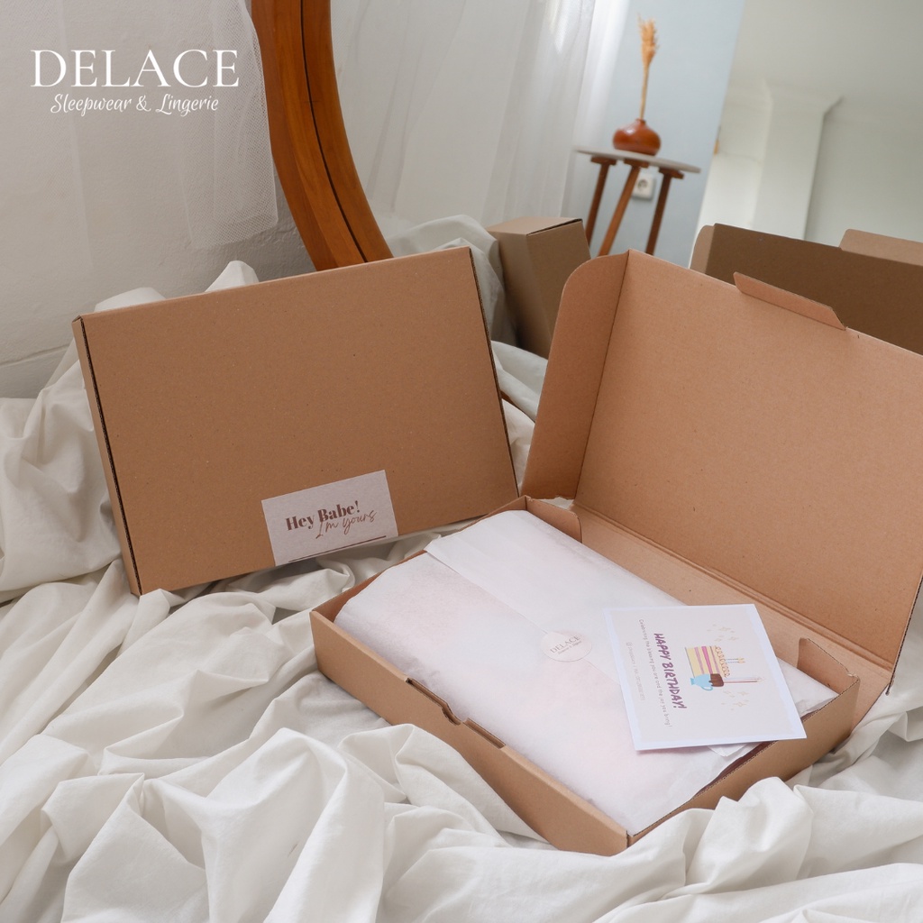 Jual GIFT SET (BOX + KARTU UCAPAN) Delace | Shopee Indonesia