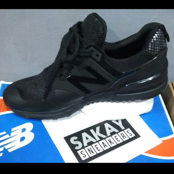 Jual New Balance 574 Full Black | Shopee Indonesia