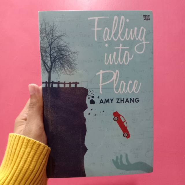 Jual Novel Falling into Place - Amy Zhang | Shopee Indonesia