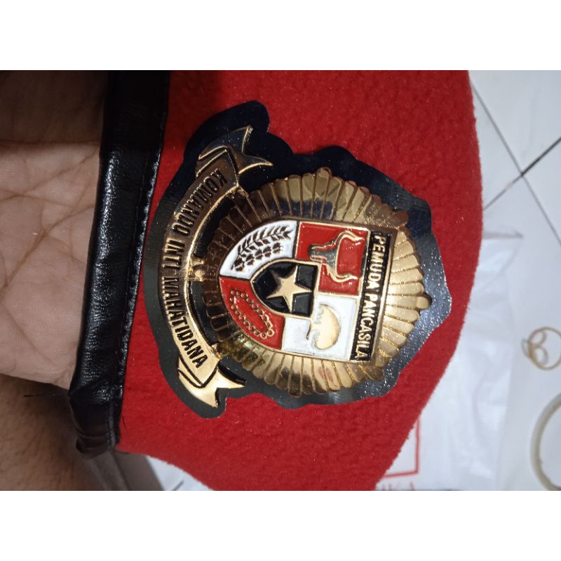Jual baret merah pemuda pancasila dan emblem | Shopee Indonesia