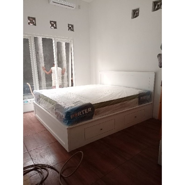 Jual tempat tidur / divan / dipan minimalis dari kayu 4 laci samping ...