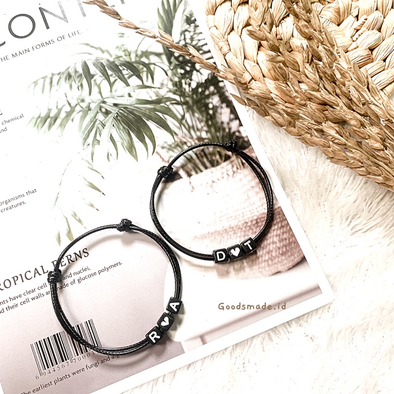 Jual GELANG INISIAL COUPLE LOVE KOTAK HITAM | Shopee Indonesia
