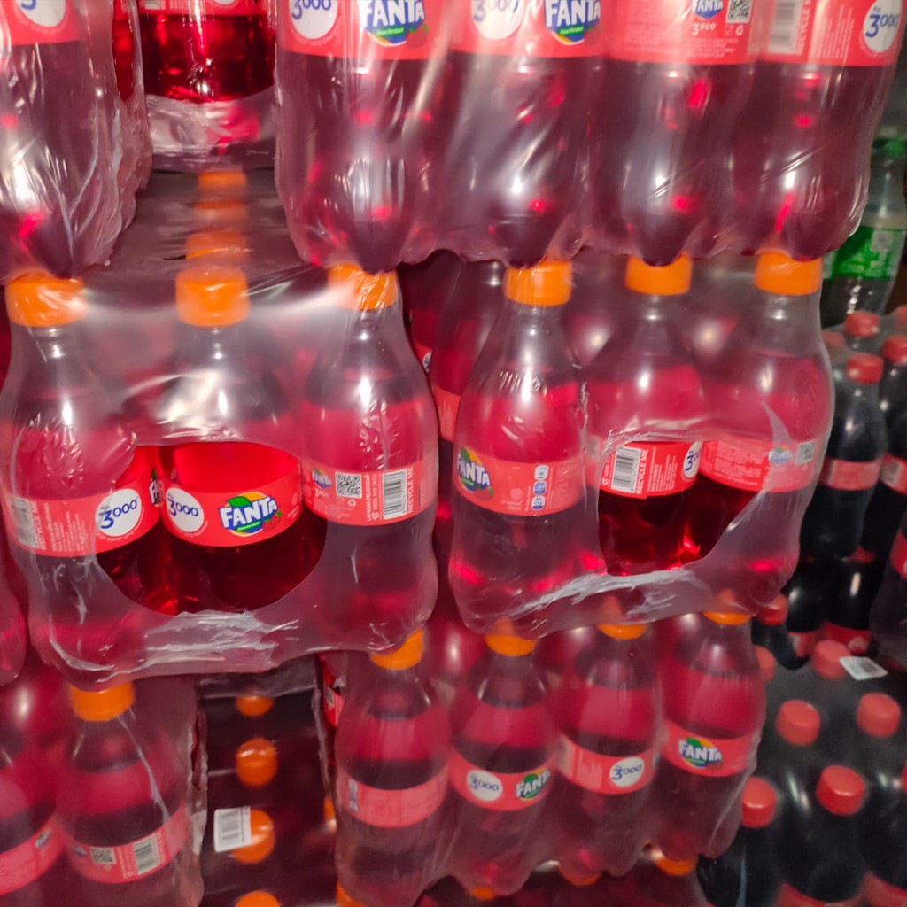 Jual Fanta Botol Rasa Stroberil Minuman Soda 250ml Isi 12pcs | Shopee ...