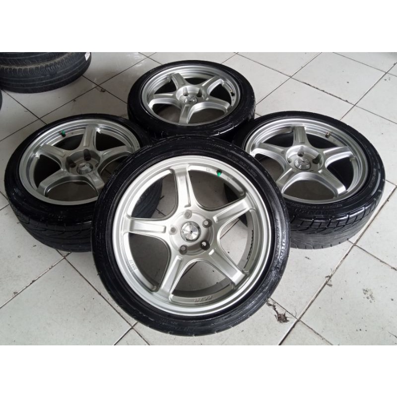 Jual velg mobil second ssr ring 17 pcd 5x114 + Ban Dunlop 215 45 r17 buat ertiga Brv inova ...