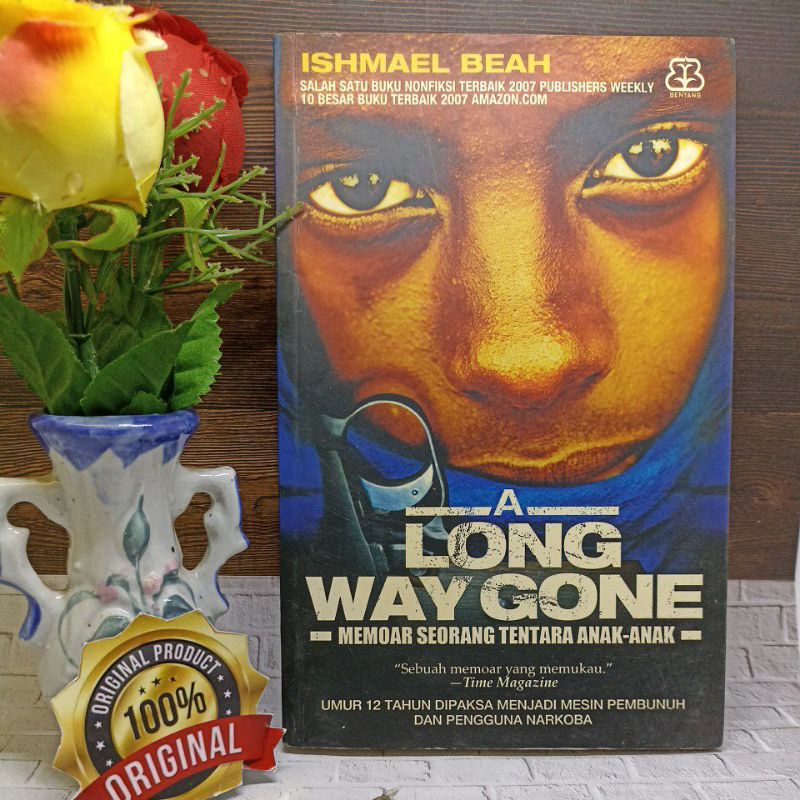 Jual Buku A Long Way Gone Memoar Seorang Tentara anak-anak | Shopee ...
