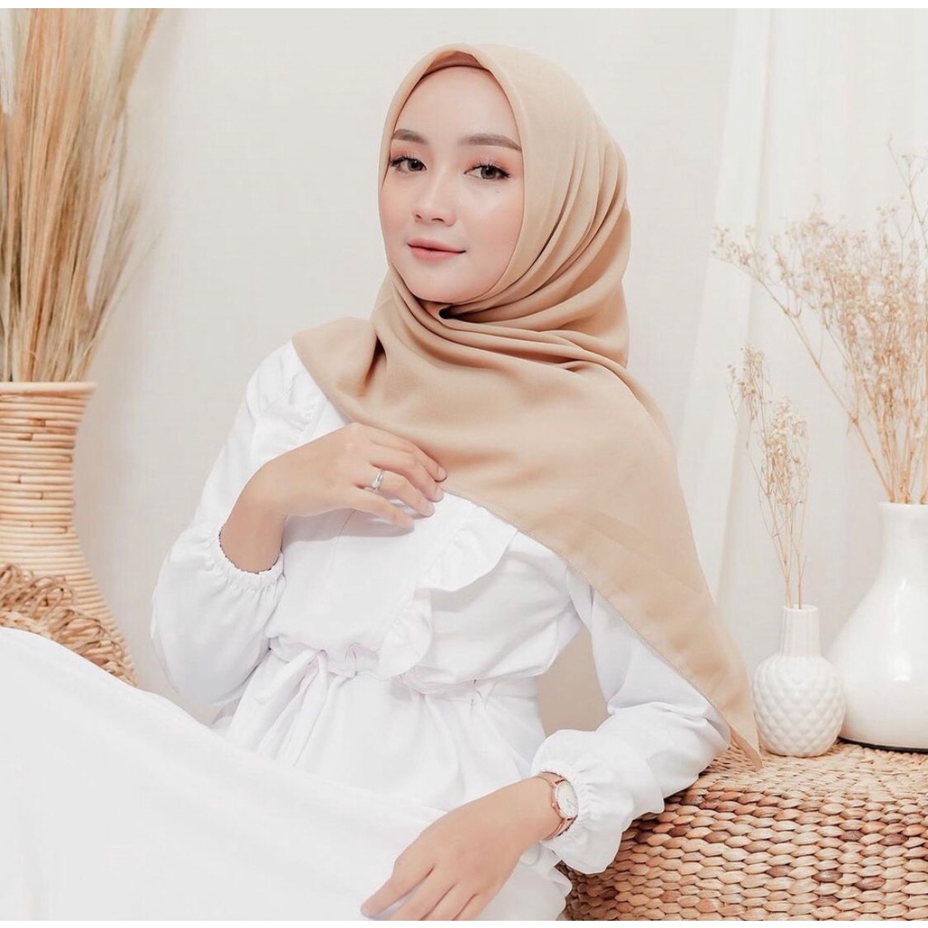 Jual BELLA SQUARE PREMIUM - Hijab Polycotton - Jilbab Segi Empat - Kerudung Segiempat Polos ...