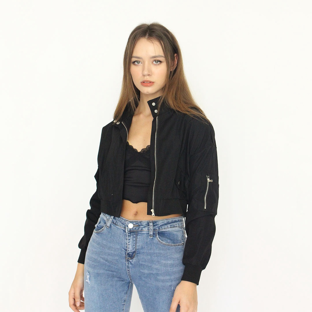 Jual Magnolia Collection Crop Jacket Black | Shopee Indonesia